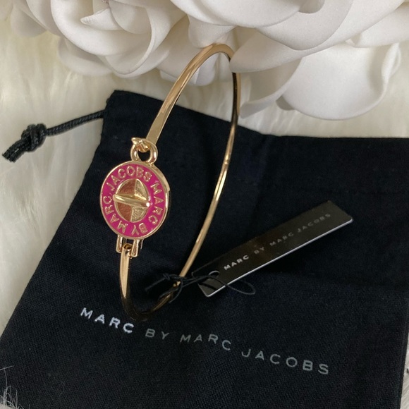 Marc By Marc Jacobs | Jewelry | Nwt Marc Jacobs Turn Lock Logo Bangle ...